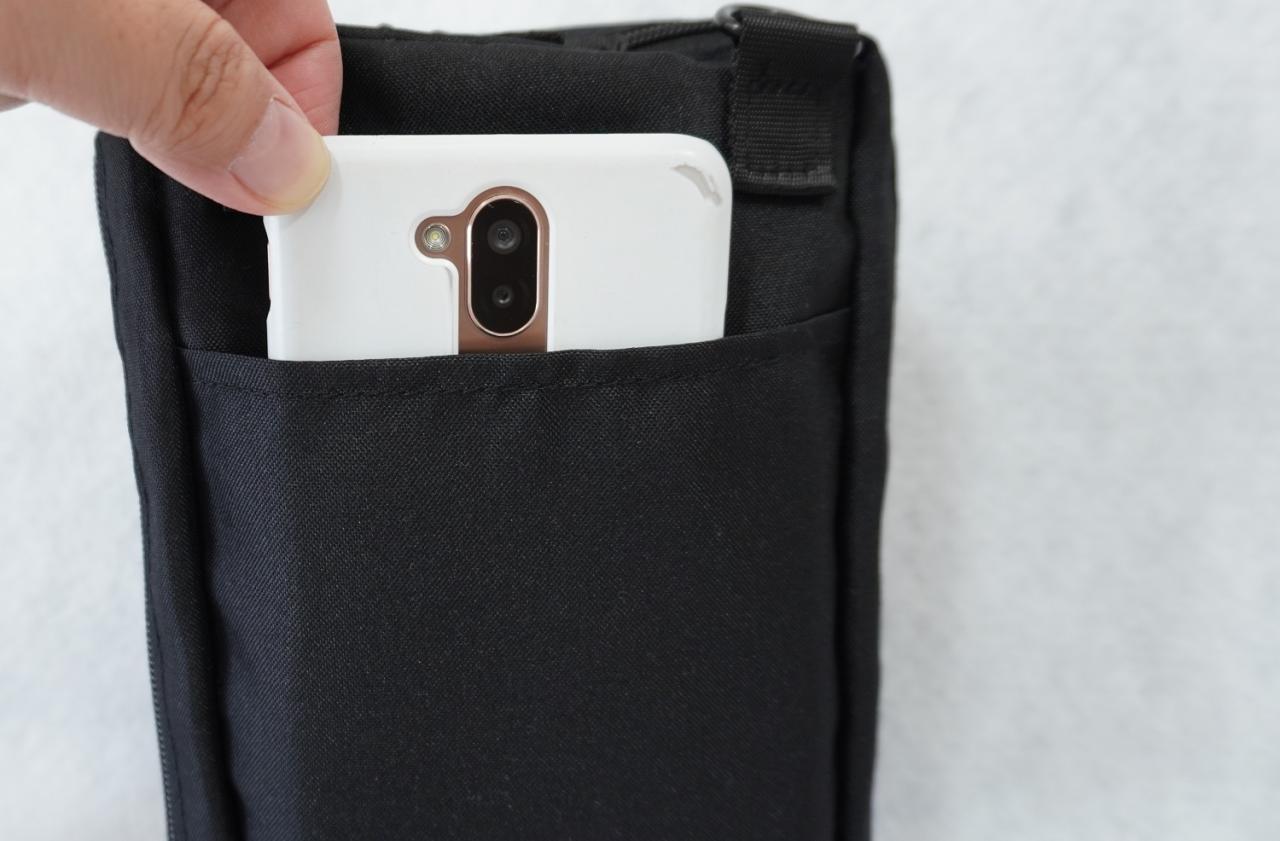 コンビニ限定×mozのスマホショルダーバッグが進化してる！ペットボトルも入るよ～♪（写真 9/22） - mimot.(ミモット)