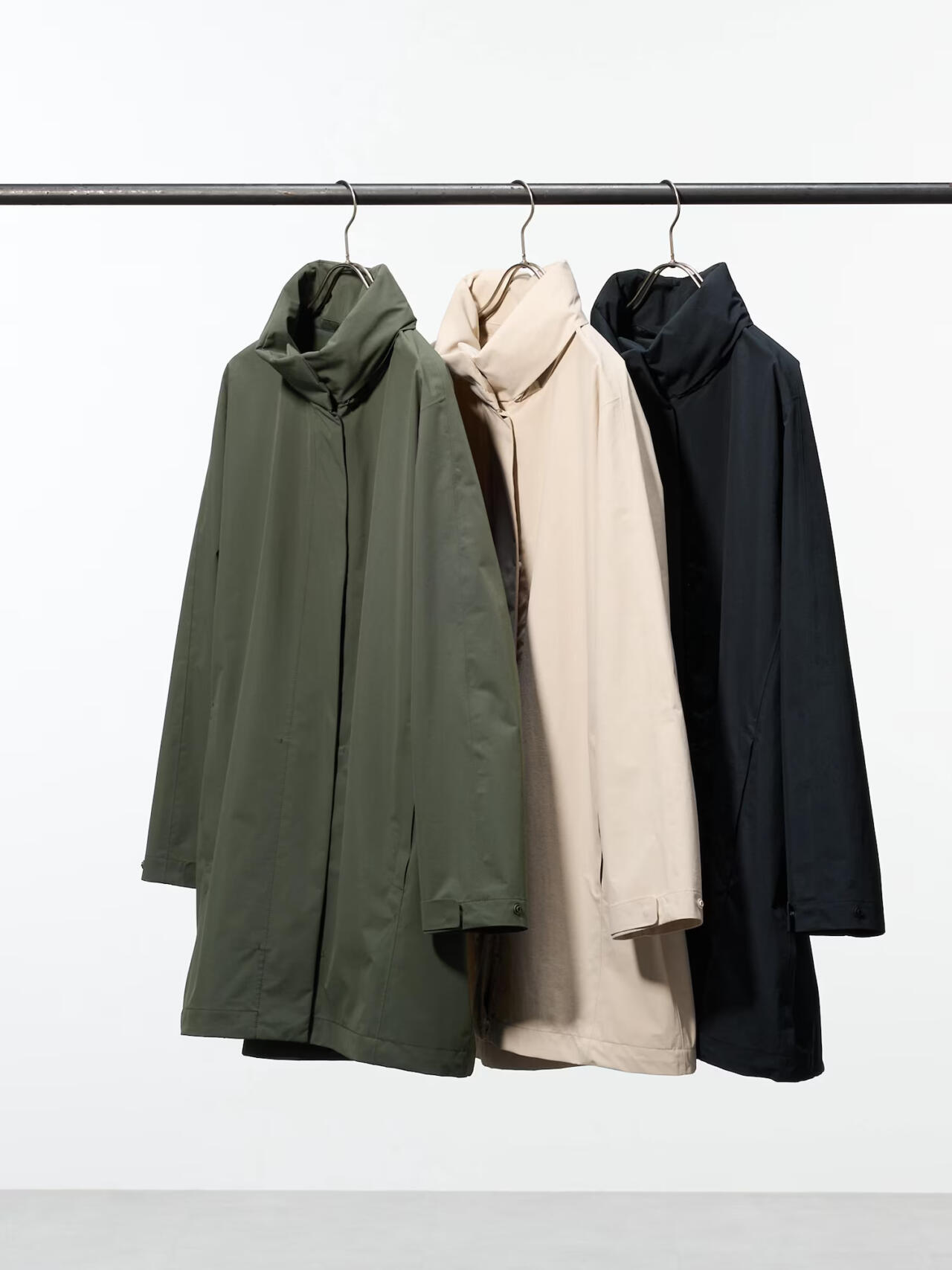 【ユニクロ】万能アウターや機能性アイテムも！雨にも風にも負けない「おすすめ9選」 （写真 2/18） - mimot.(ミモット)