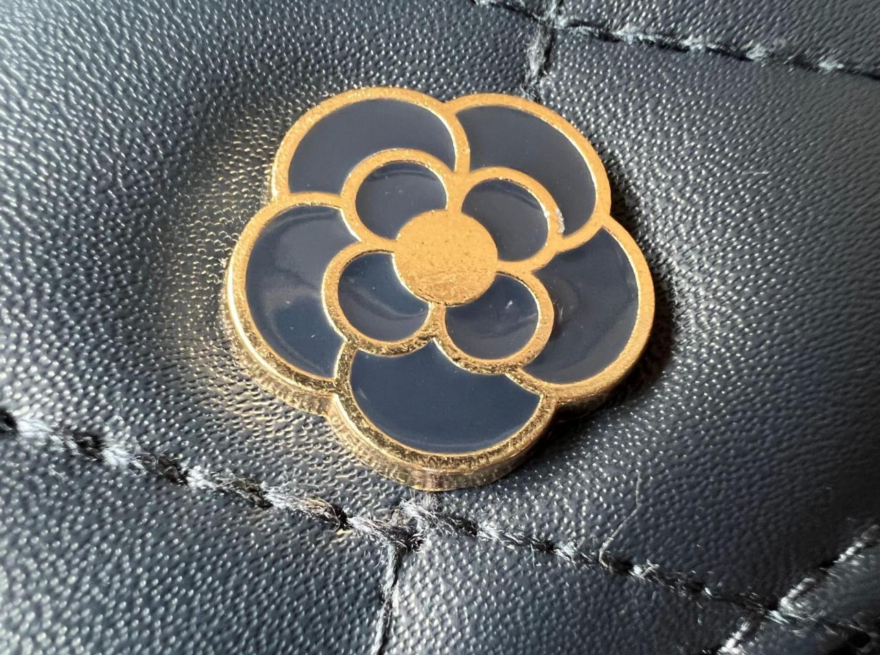 【CLATHAS クレイサス】おしゃれすぎる「スマホポーチ」お得にゲット！使いやすい？安っぽく見えない？「正直レビュー」（写真 13/35） - mimot.(ミモット)