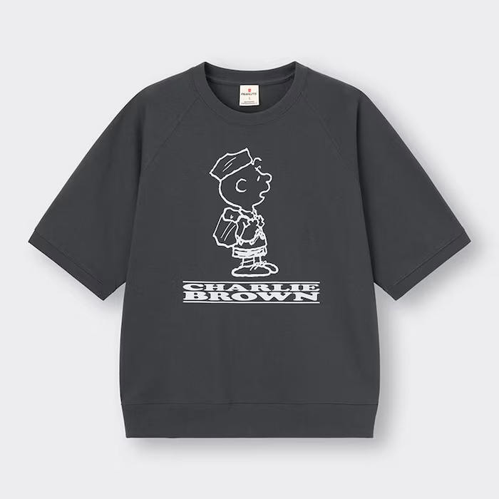 GU新作「PEANUTSのスウェT」がかわいい！テーマはスヌーピーたちと世界旅行♪（写真 9/20） - Medery. Character's