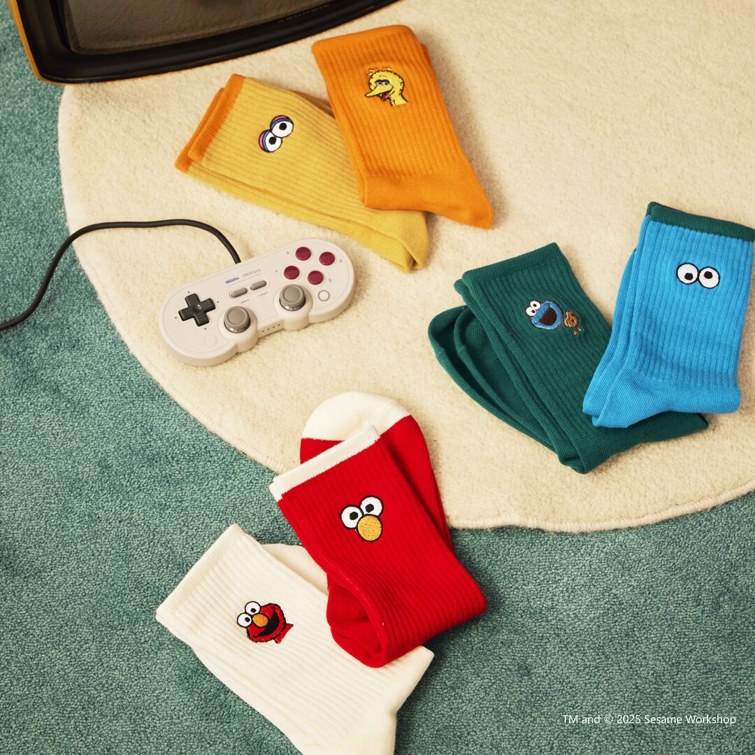 【niko and …×セサミストリート】ポップでかわいいセサミ新作でるよ！パーカーやソックス、ハンドウォーマーも♪（写真 3/10） - mimot.(ミモット)