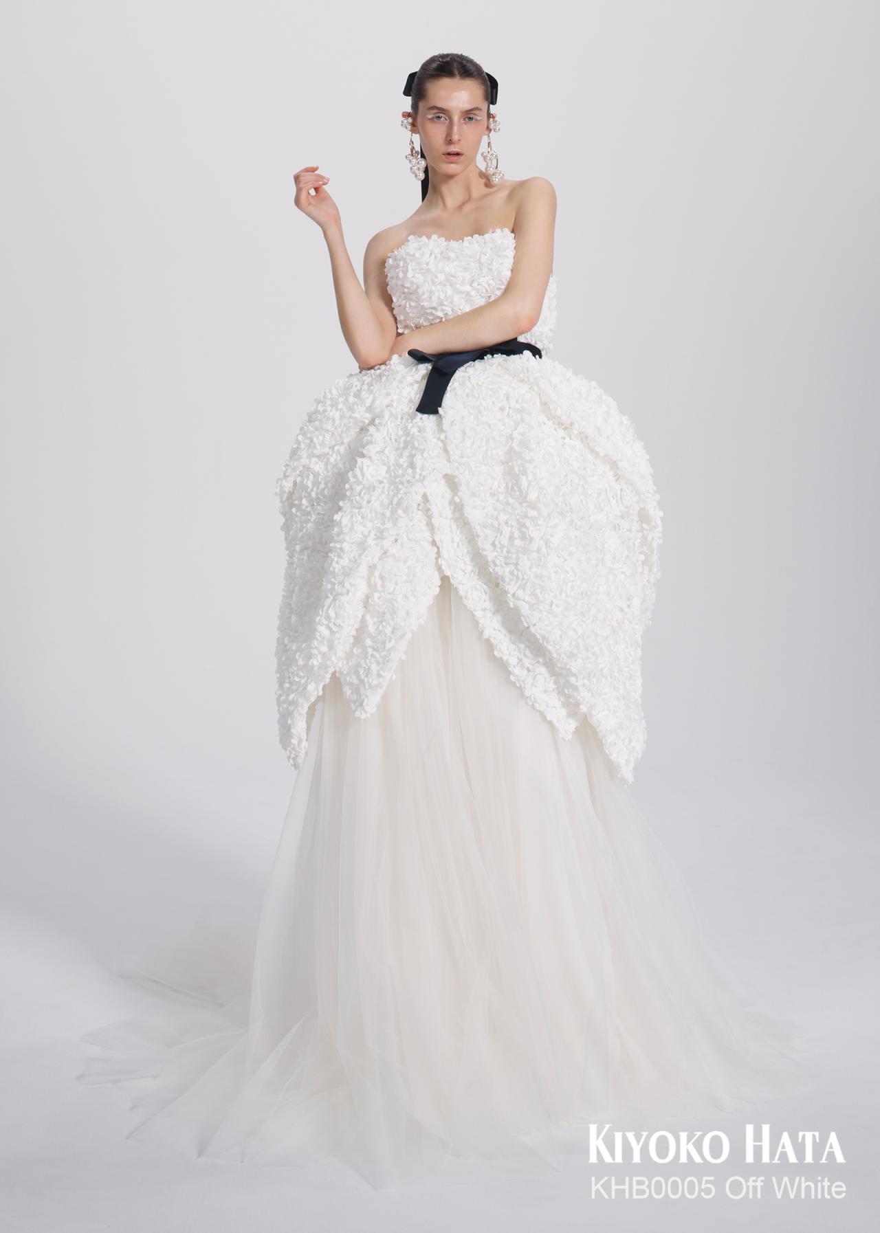 煌めく王道プリンセスに…♪【2024年】新作ウェディングドレス「KIYOKO HATA」（写真 38/98） - mimot.(ミモット)