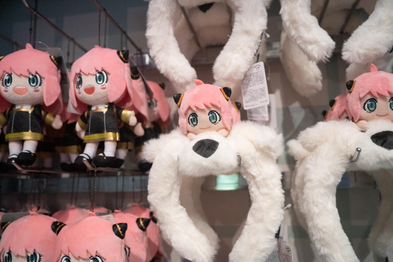 【SPY×FAMILY】USJ限定グッズ発売！アーニャのカチューシャ＆アパレルを一挙紹介♪ - mimot.(ミモット)