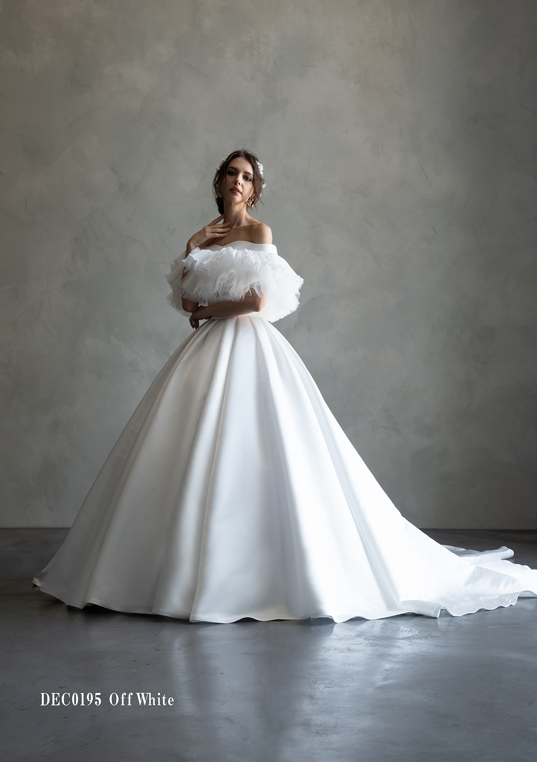 上品なシンプルさと可憐なかわいさ！「クレアデコールの新作ウェディングドレス」（写真 13/26） - mimot.(ミモット)