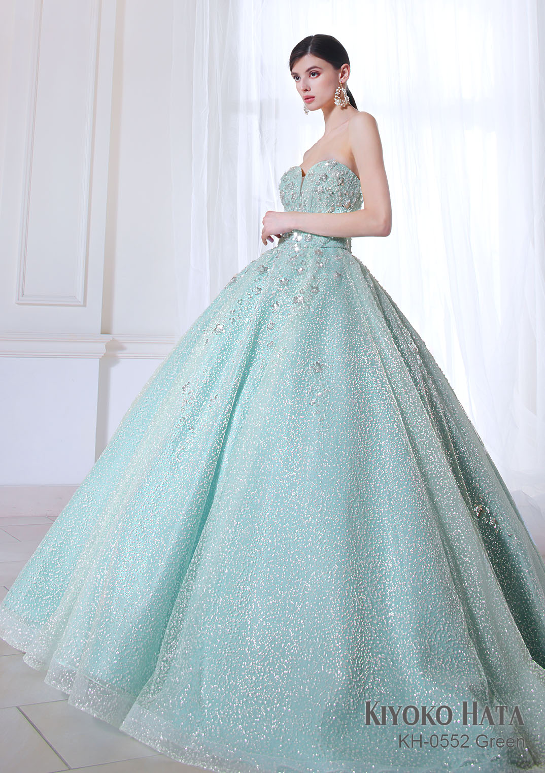 【新作ウェディングドレス】高貴な大人プリンセスに変身♪「KIYOKO HATA」美麗ドレス一挙紹介（写真 18/58） - mimot.(ミモット)