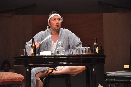 現代を映した“危険な”歴史劇で千葉哲也ら躍動！ - ウレぴあ総研