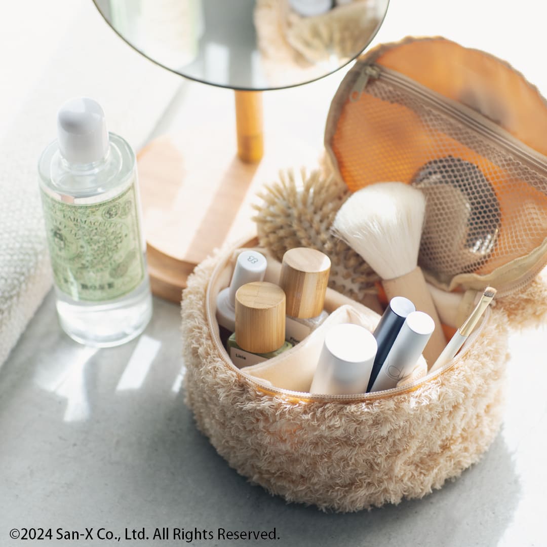 【リラックマ】圧倒的ふわふわ感！コレ、可愛くて機能的な「大容量ポーチ」なんです♪（写真 3/10） - mimot.(ミモット)