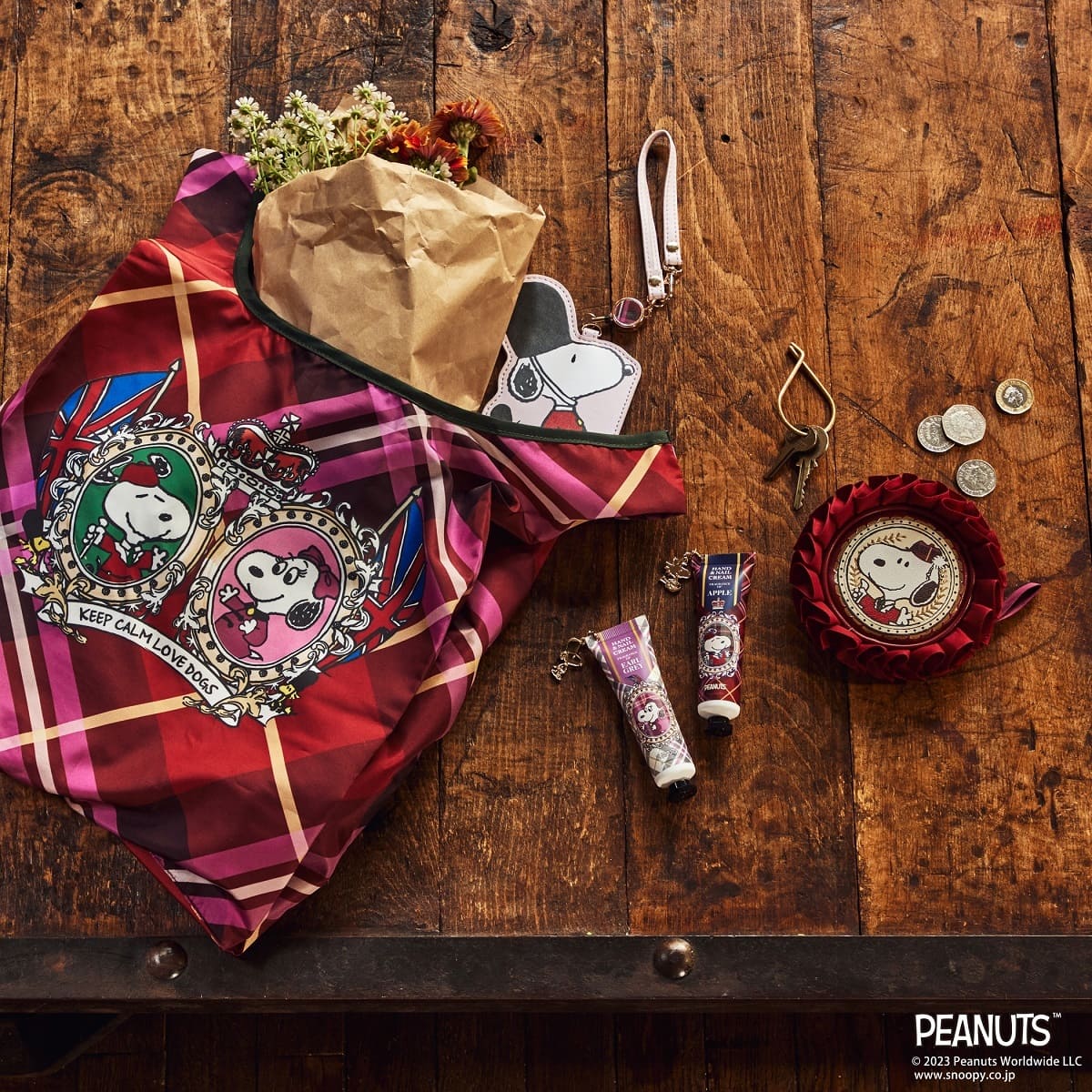 【アフタヌーンティー×PEANUTS】スヌーピー新作アイテムがタータンチェックで登場！ワンちゃん向けグッズも（写真 2/20） - mimot.(ミモット)