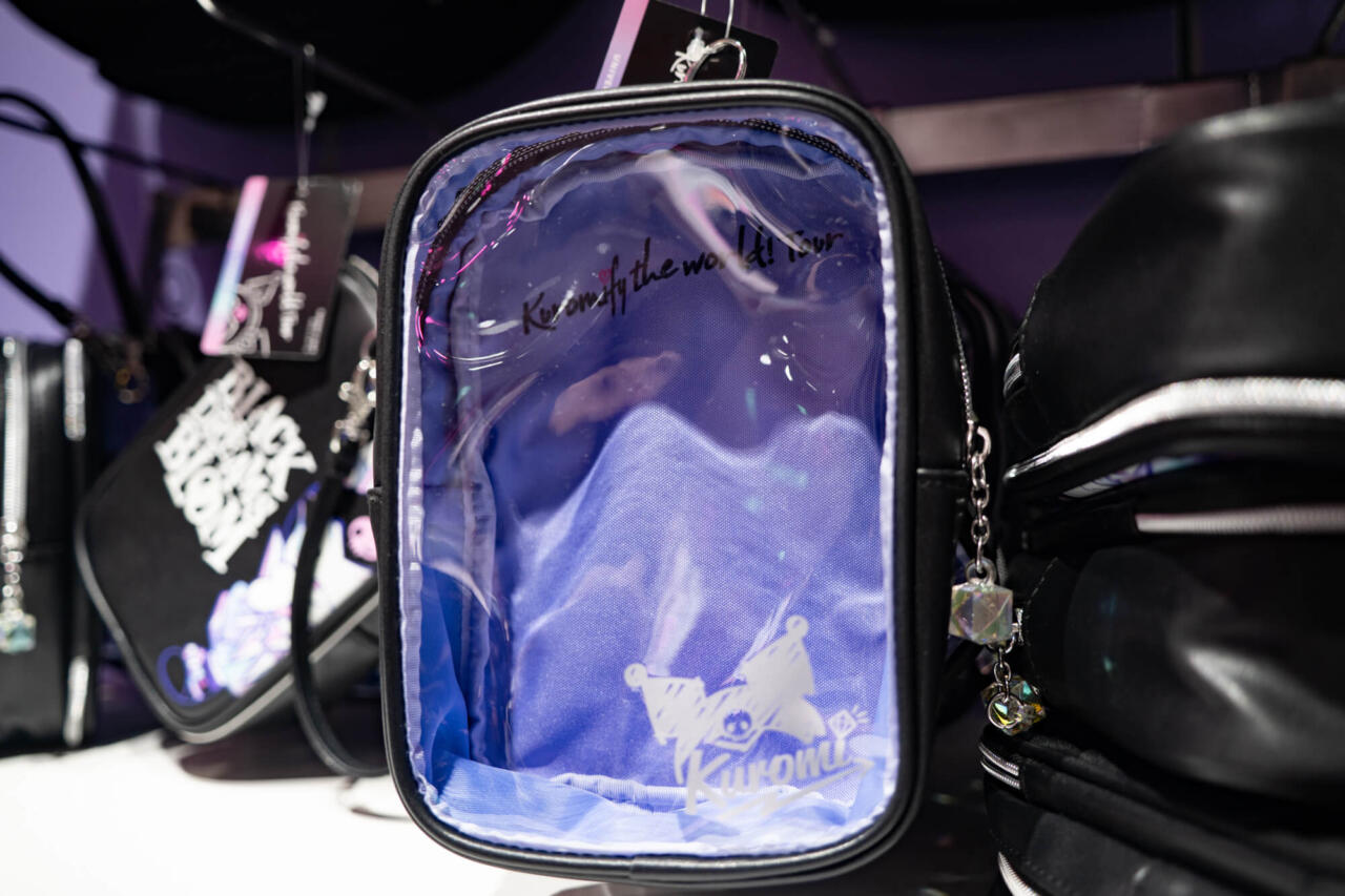 【サンリオ×USJ】クロミのライブ風グッズが可愛すぎ！マイメロ＆クロミのピンク×黒ファッション♪（写真 1/65） - mimot.(ミモット)