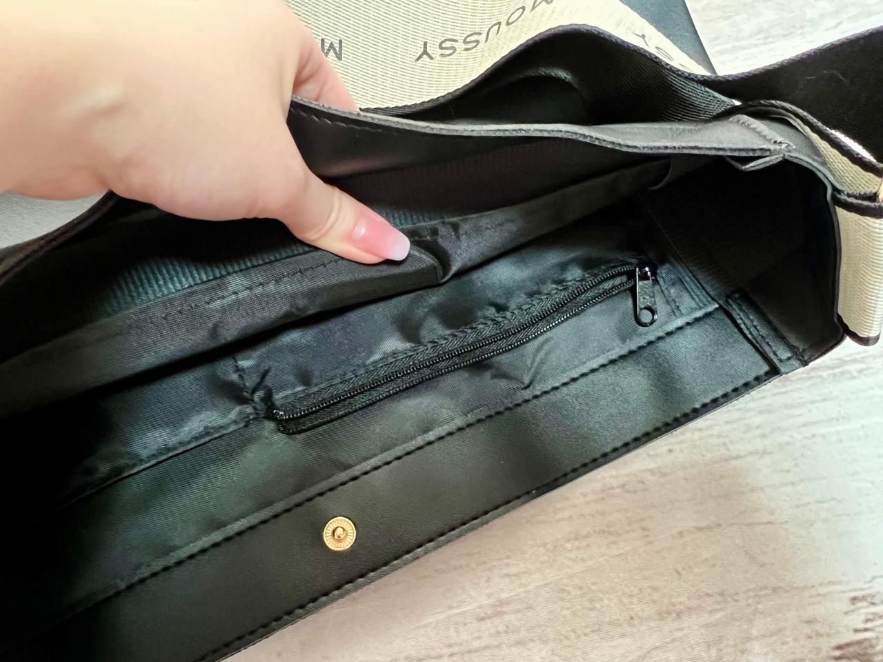 MOUSSYのワンハンドルバッグがシンプルおしゃれ＆大容量で機能性も抜群！（写真 21/34） - mimot.(ミモット)