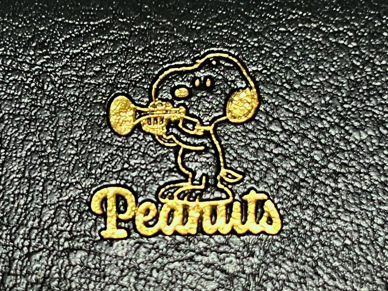 高級感あるスヌーピーのコンパクト財布がコンビニで買えるよ！細部までオシャレ♪（写真 8/30） - mimot.(ミモット)