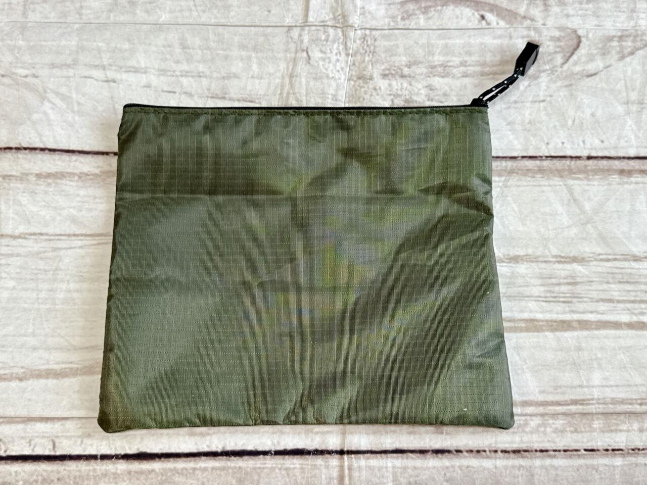 Colemanのすごい便利なバッグ付録でたよ！大容量＆軽量でカーキとくすみピンクの持ち手がおしゃれ♪（写真 24/29） - mimot.(ミモット)