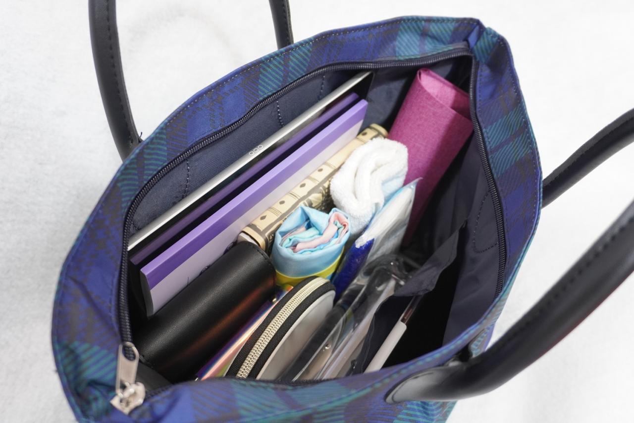 流行に左右されない上品なトートバッグを本屋さんで発見！見た目以上の大容量でヘビロテ確定！（写真 14/20） - mimot.(ミモット)