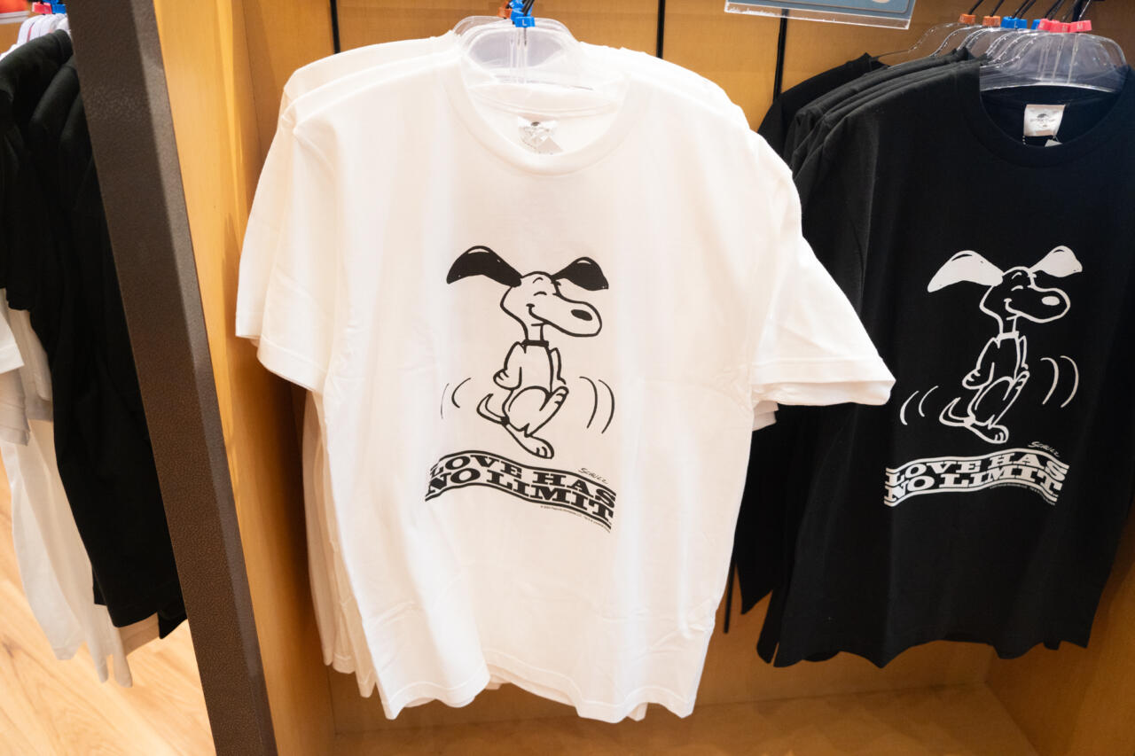 【USJ限定】スヌーピーとセサミストリートのパーカー＆Tシャツでたよ！チャリティグッズ一挙紹介♪（写真 2/76） - mimot.(ミモット)