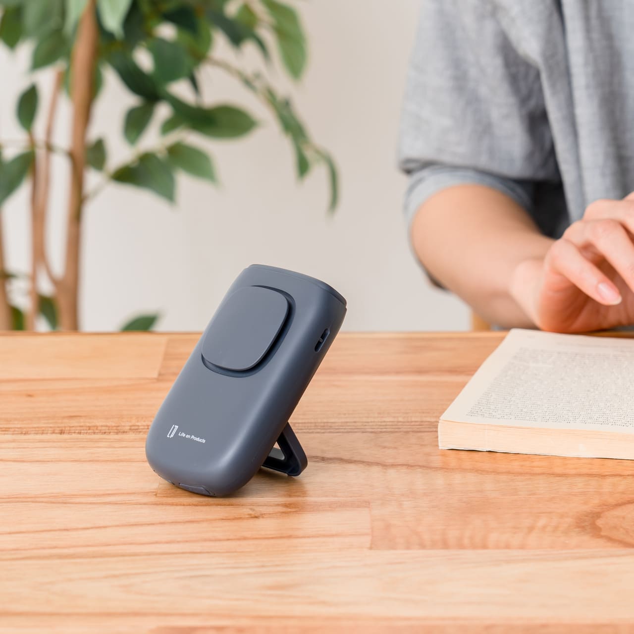 風量調節が100段階のファンも！暑さ対策にバラエティ豊かな「ハンディファン」勢ぞろい！（写真 6/19） - mimot.(ミモット)