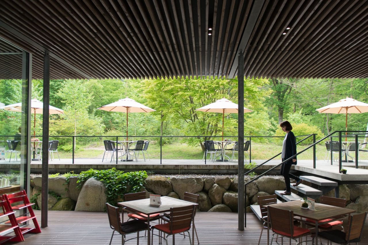 全国の「新緑カフェランキング」TOP10！3位は「東京にして絶景」1位は「ワンちゃんOKスポット♪」（1/4） - mimot.(ミモット)