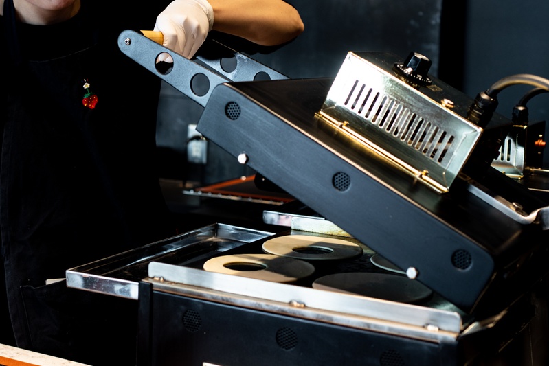 スナックみたいに食べられる「進化系ミルフィーユ」！『mille presse-ミルプレッセ-』にハマる理由（写真 9/16） - うまいめし