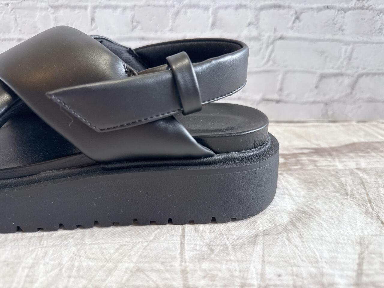 ユニクロCのおしゃれな新作サンダルは靴ずれに悩む人に特におすすめしたい！(正直レビュー)（写真 8/19） - mimot.(ミモット)