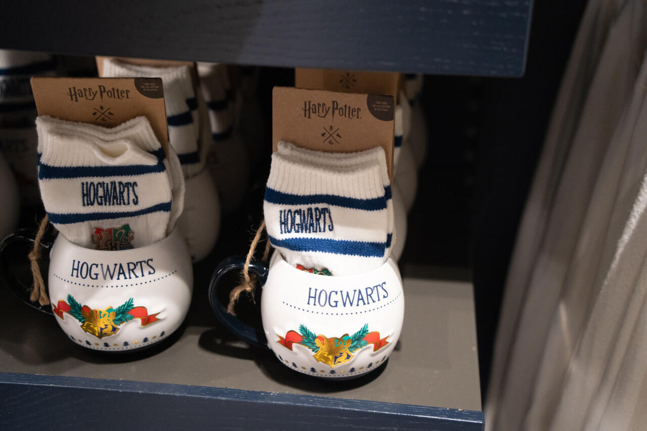 【ハリー・ポッター】ホワイトファッションがおしゃれ！新登場の限定グッズをチェック♪（写真 24/135） - mimot.(ミモット)