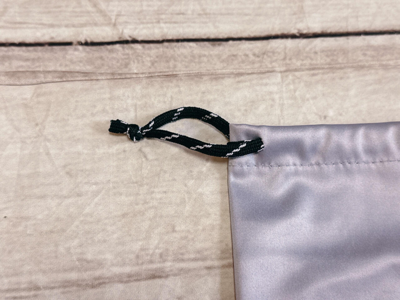 Colemanの調光サングラスが付録で登場！めがねふきにもなる巾着ケースもセットだよ♪（写真 11/33） - mimot.(ミモット)