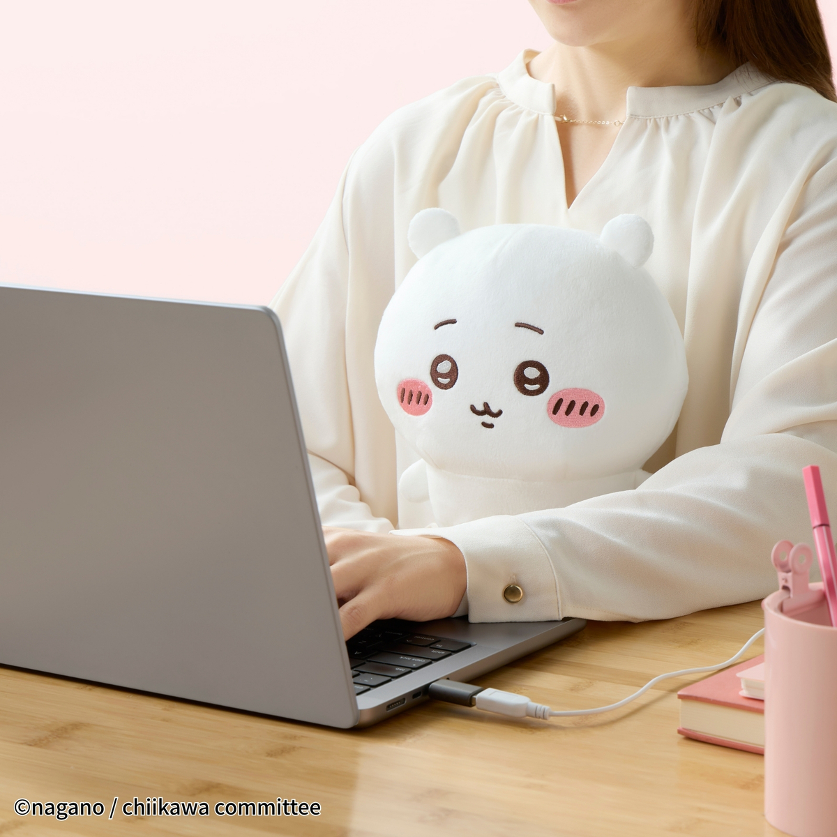 抱きしめたくなっちゃう【ちいかわ・ハチワレ・うさぎ】あったかぬいぐるみ出るよ！30秒でぽかぽか～♪（写真 1/14） - mimot.(ミモット)