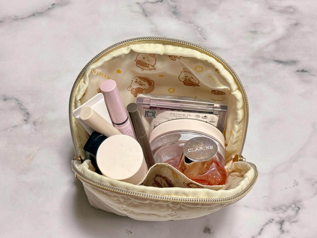 【ココス×ちいかわ】ポーチ＆キーホルダーが可愛すぎ！限定コラボグッズを大公開♪（写真 22/39） - mimot.(ミモット)