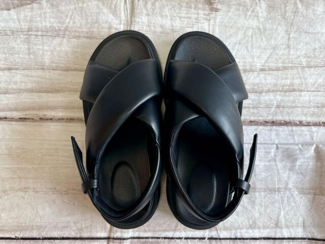 ユニクロCのおしゃれな新作サンダルは靴ずれに悩む人に特におすすめしたい！(正直レビュー)（写真 2/19） - mimot.(ミモット)