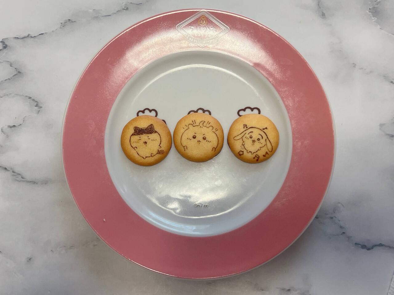 【ちいかわ】新作の食玩「刺繍缶バッジビスケット」めちゃくちゃかわいい！なのに悲劇が…！！（写真 35/43） - mimot.(ミモット)