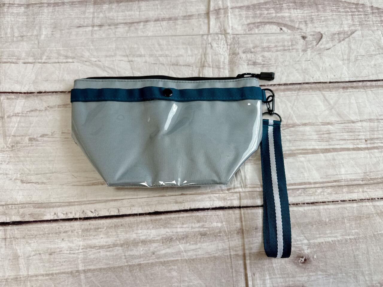 Colemanの便利アイテムが付録で登場！大容量だし撥水加工でめちゃくちゃ使い勝手いいよ～♪（写真 11/22） - mimot.(ミモット)