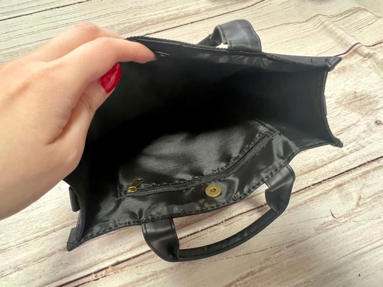 エピヌの激かわバッグが本屋さんで買えるよ♪ 細部までこだわりを感じるスペシャルなブックトート（写真 17/31） - mimot.(ミモット)