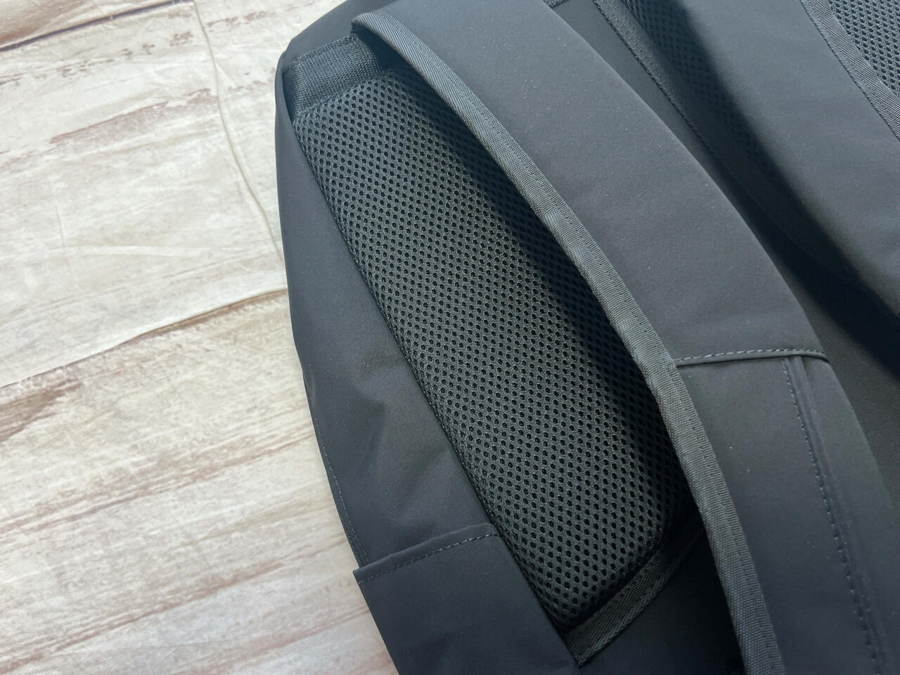 【UNIQLO】新作バックパックは想像以上の大容量！心地よく背負える工夫も♪（写真 19/41） - mimot.(ミモット)