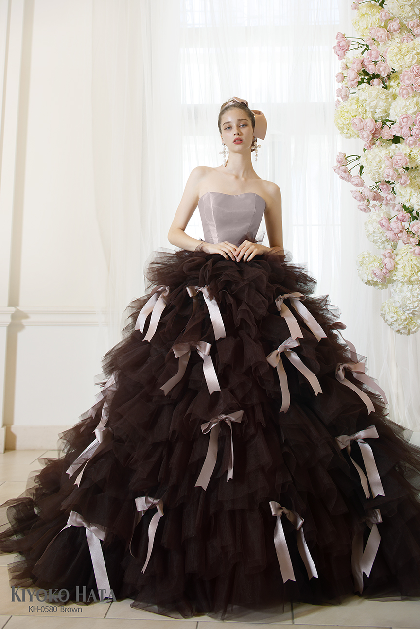 上品な大人プリンセスになれる♪視線くぎ付け「KIYOKO HATA」最旬ウェディングドレス“新作12着”（写真 32/65） - mimot.(ミモット)