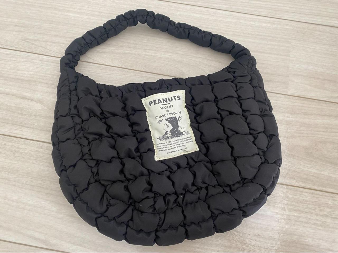 【付録レビュー】スヌーピーの『くしゅふわキルティングバッグ』が冬にピッタリで可愛い（写真 8/12） - mimot.(ミモット)