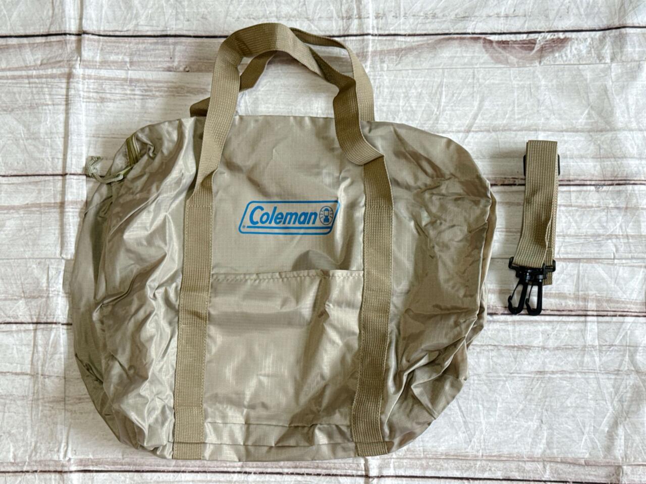 Colemanの配色がおしゃれで便利に使える「ボストンバッグ」付録でたよ！1泊分の荷物も余裕な大容量サイズ♪（写真 5/26） - mimot.(ミモット)